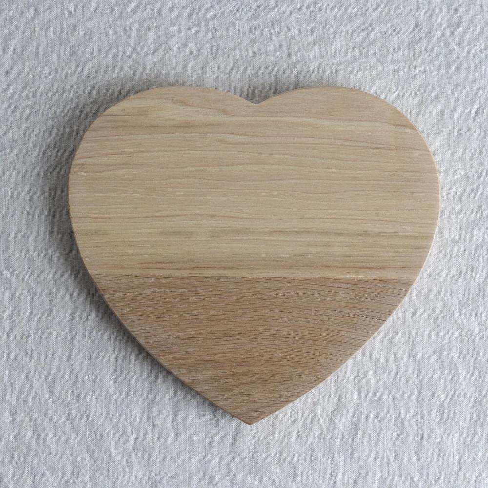 Oak Heart Board Large | Pepperwhites by Tara Dennis